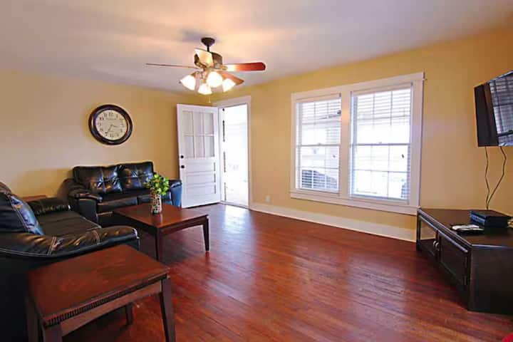 Spacious 2br Condo Near Wilson Park & Live Music - Muscle Shoals, AL