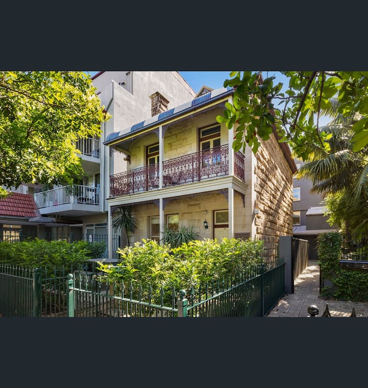 Steps To The Sand - Iconic Heritage Estate, Manly - Manly