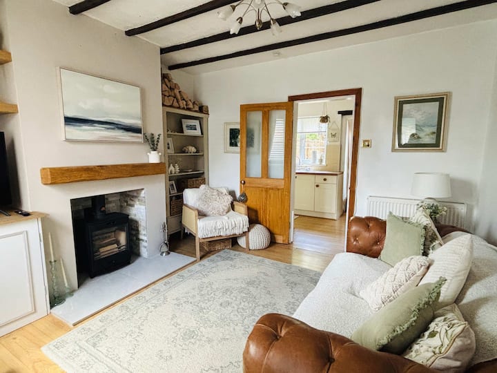 Cosy & Charming Cottage, Close To Nec Airport Jlr - Guernsey