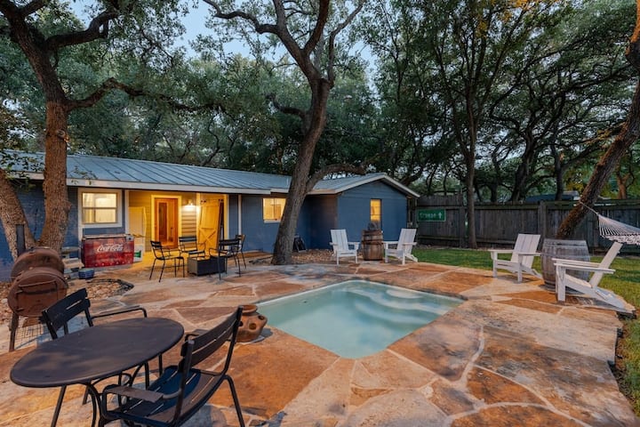 Nb Gem W/ Pool | King Bed | Sleeps 8 - New Braunfels, TX