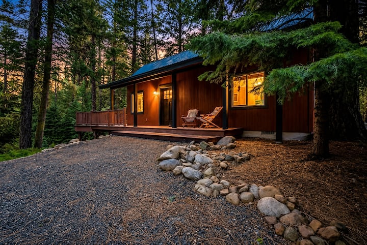 Forest Views | King Bed | Fireplace | Pet Friendly - McCall, ID