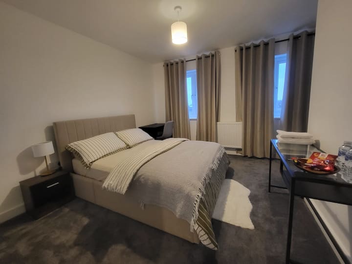 2nd Floor Rooms For Stay. - Warwick