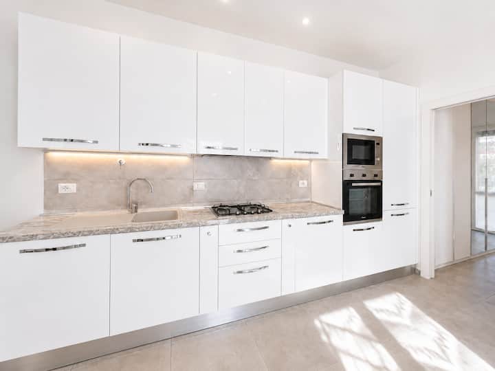 Hostdomus - Agapanto With Private Parking - Andora