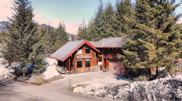 Entire Cabin | Sleeps 8 | Walk To Alyeska - Girdwood, AK