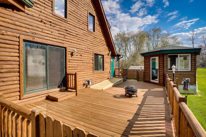 Family + Group Friendly | Modern Log Cabin Home - Harrington Beach State Park, Belgium