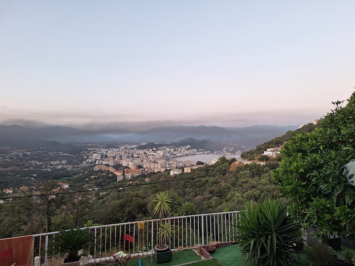 Loue Appartement Dans Villa - Ajaccio