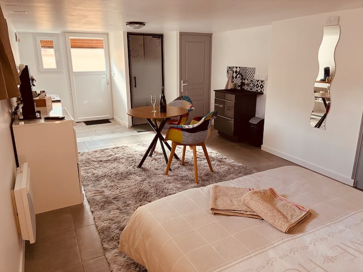 Le P’tit Refuge D’aÿ, Entrée Indépendante - Ay
