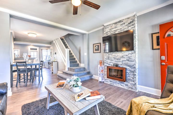 Walk To Dining & Parks! Baltimore Home W/ Yard - Towson, MD