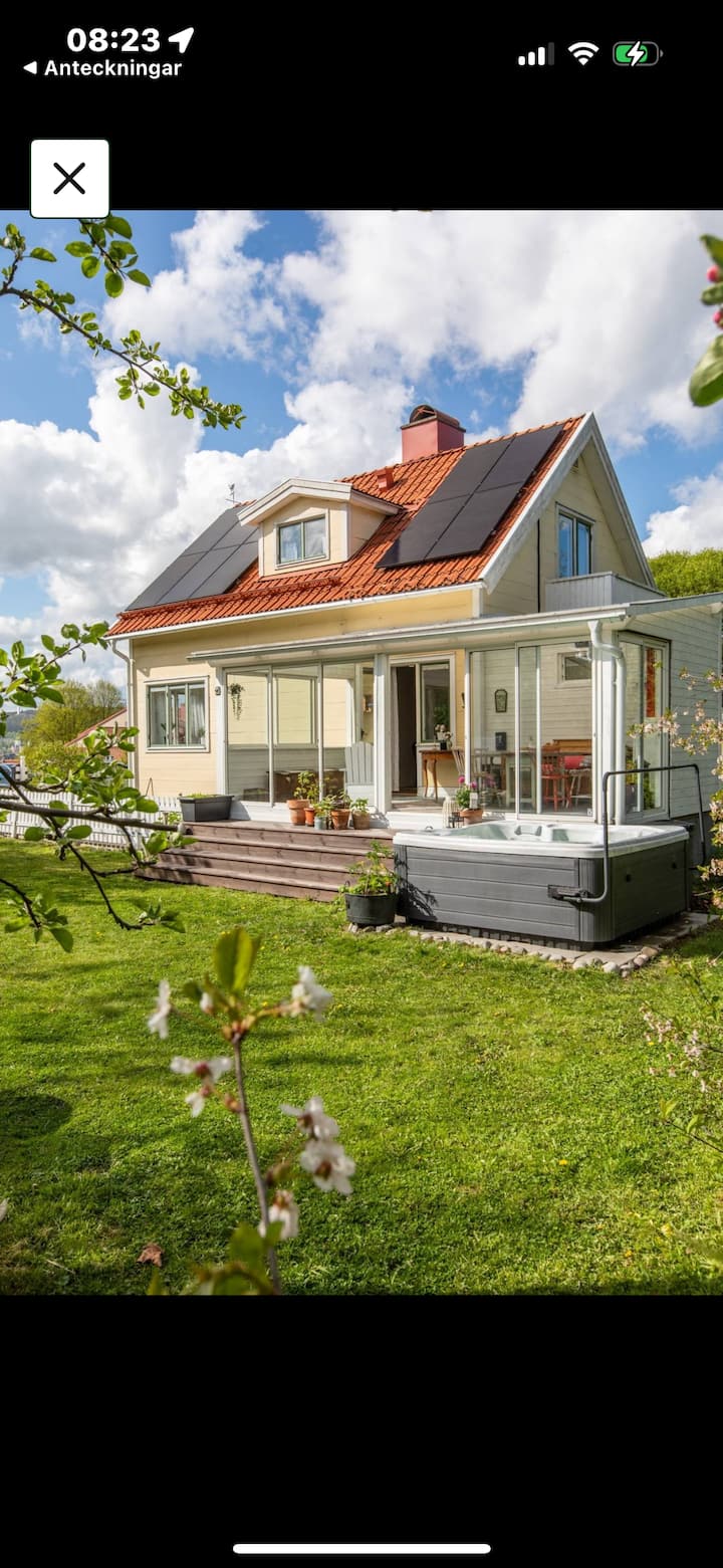 Stadsnära Lummig Villa - Sundsvall