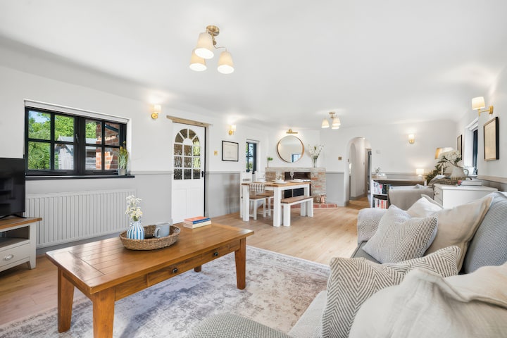 Five Acres Cottage - Watford