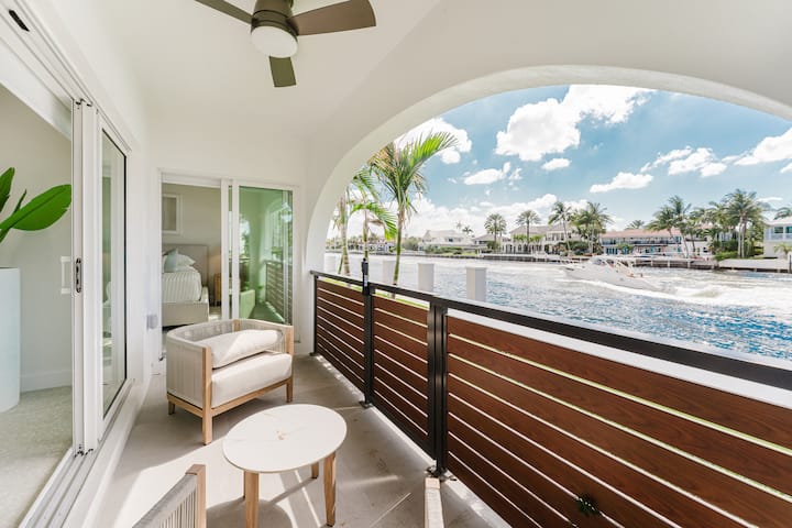 The Mizner | 2br Waterfront Boca Suite - Boca Raton, FL
