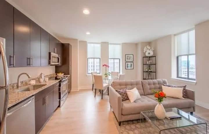 Rooftop Pool & Lounge In Downtown - Free Parking - Baltimore, MD