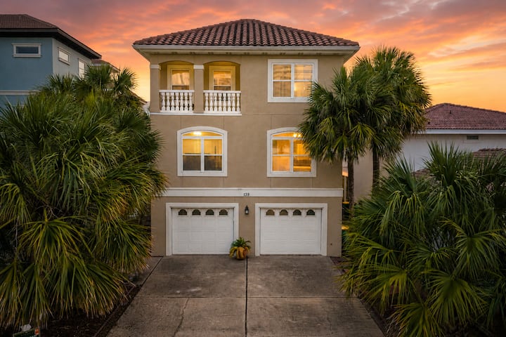 Communal Pool • Balconies | Walk To The Beach - Destin, FL
