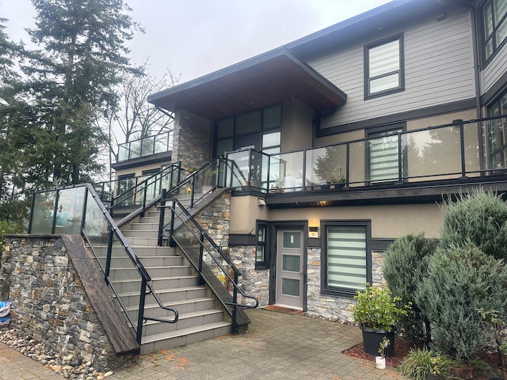Hospitality Living - Bowen Island