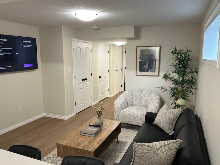 Home Away From Home – 2bedroom Basement Suite - Regina