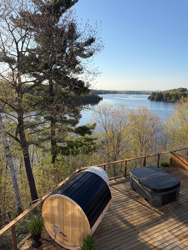 Penthouse Lounge: Pool, Sauna, Hot Tub, Waterview - Ottawa