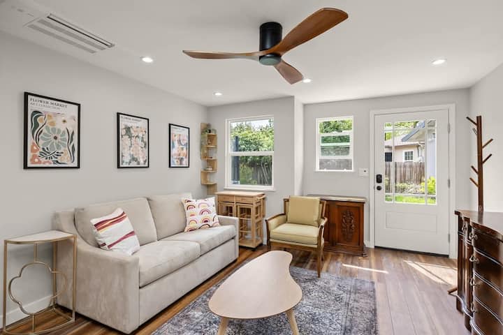 Modern Private Adu In Beautiful Land Park - Sacramento, CA