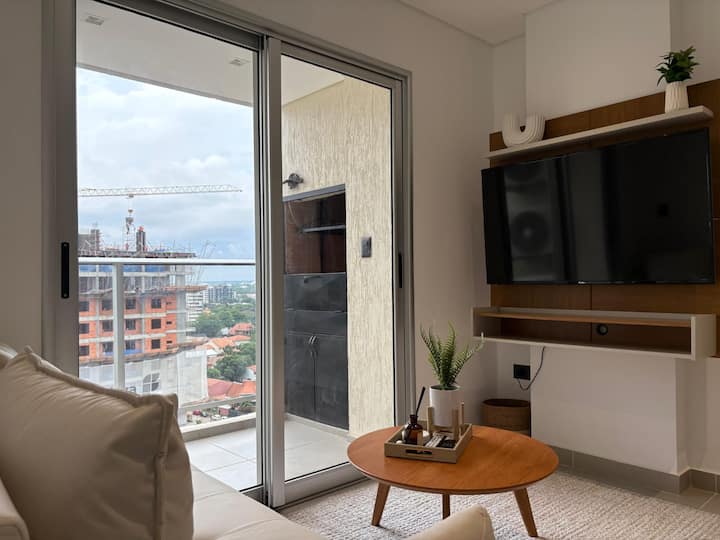 Elegante Departamento Con Piscina Y Balcón Privado - Paraguay