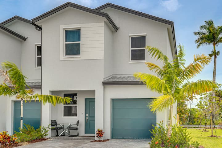 9 Mi To Everglades Np: Modern Townhome W/ Yard - Homestead, FL