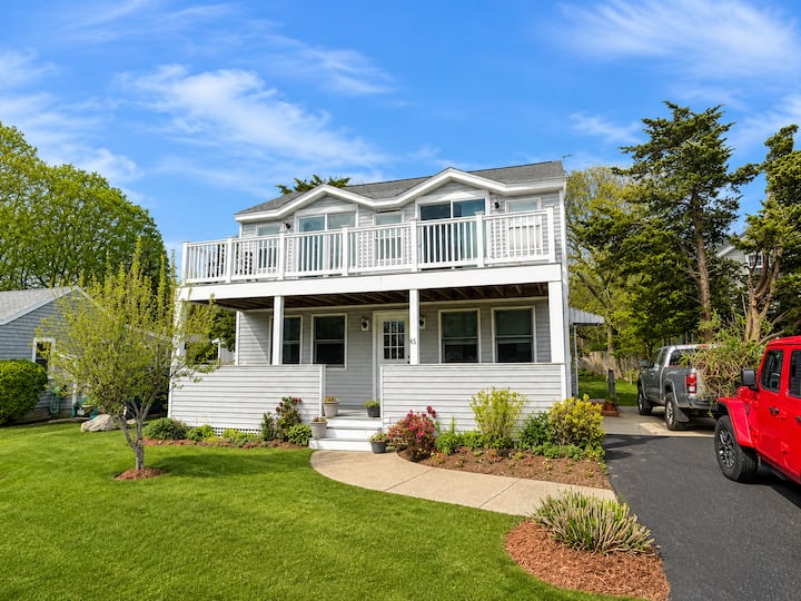 Backyard Retreat | 5 Min > Beach & Main St - East Beach, New Bedford