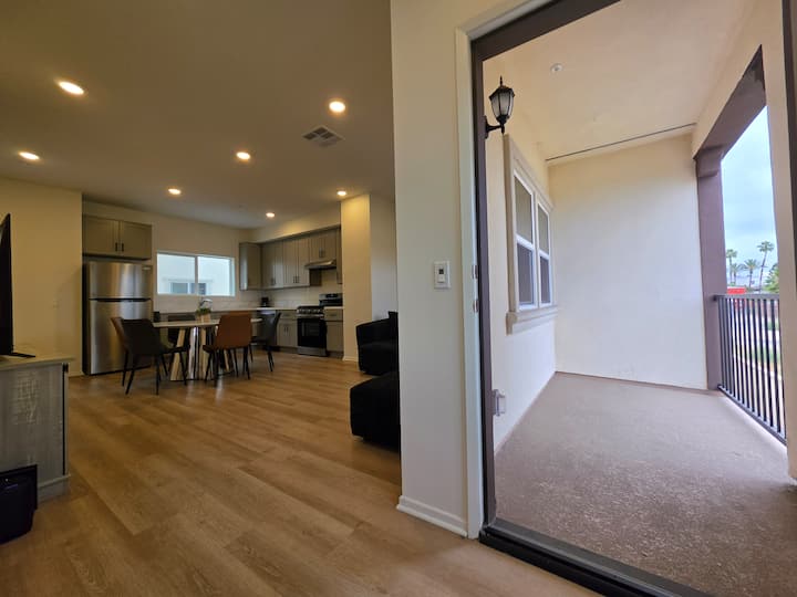 #8 Brand New Build Cozy Condo 2b1.5b - Pomona, CA