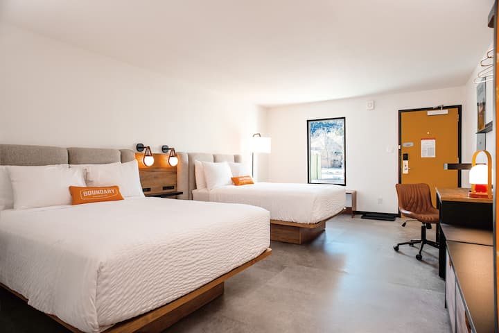 Boundary Hotel - Stylish 2 Queen Stay In Durango - Durango, CO