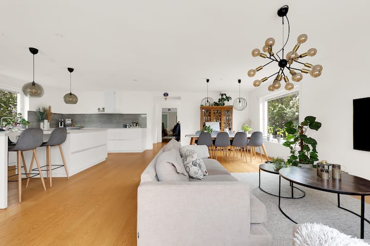 Villa Nära Stockholm City Med Pool - Stockholm