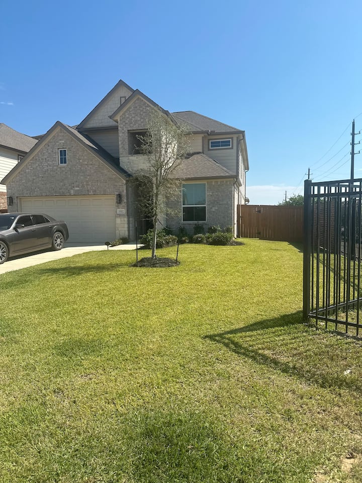 Wonderful Newly Built 4 Bedroom Home - Stagecoach, TX