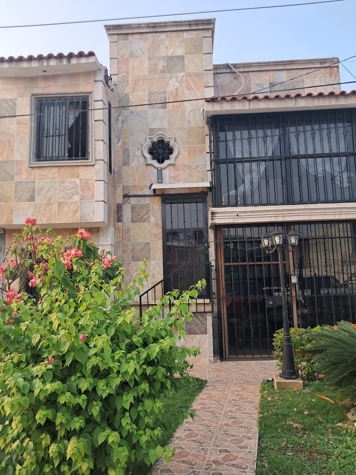 Departamento Para 6 Personas, 3 Cuartos 4 Baños. - Villahermosa, Mexico