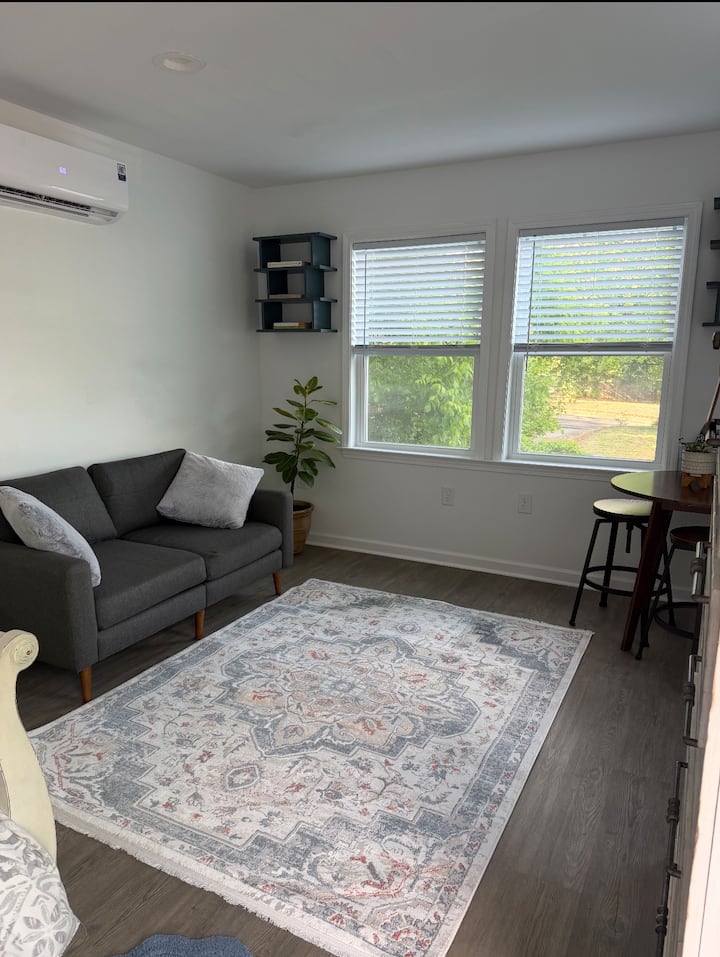 Welcome To Our Little Apartment Down Town Asheboro - Asheboro, NC