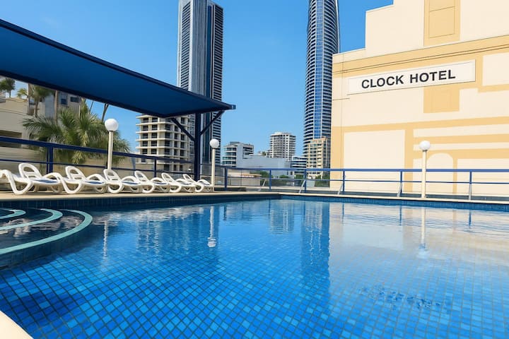Surfers 1br 3 Min To Beach: Wifi, Heated Pools, Sp - Australia