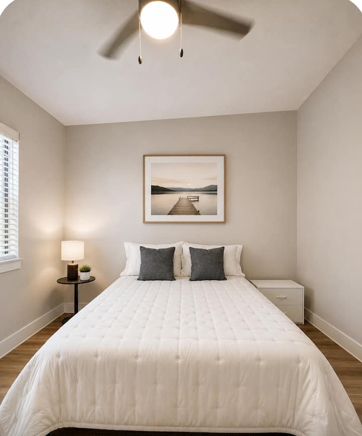 2nd Floor Two Bedrooms- 1 Bath - Ennis, TX