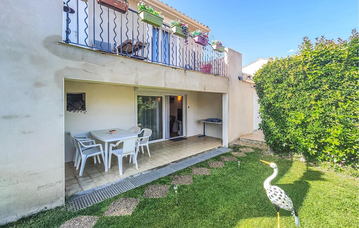 1 Bedroom Stunning Apartment In Loupian - Loupian