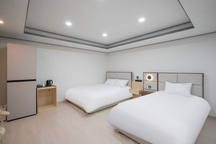 [Shinchuk OPEN / Woljin 6456 Hotel / Chambre pour 3 personnes A] Le ...