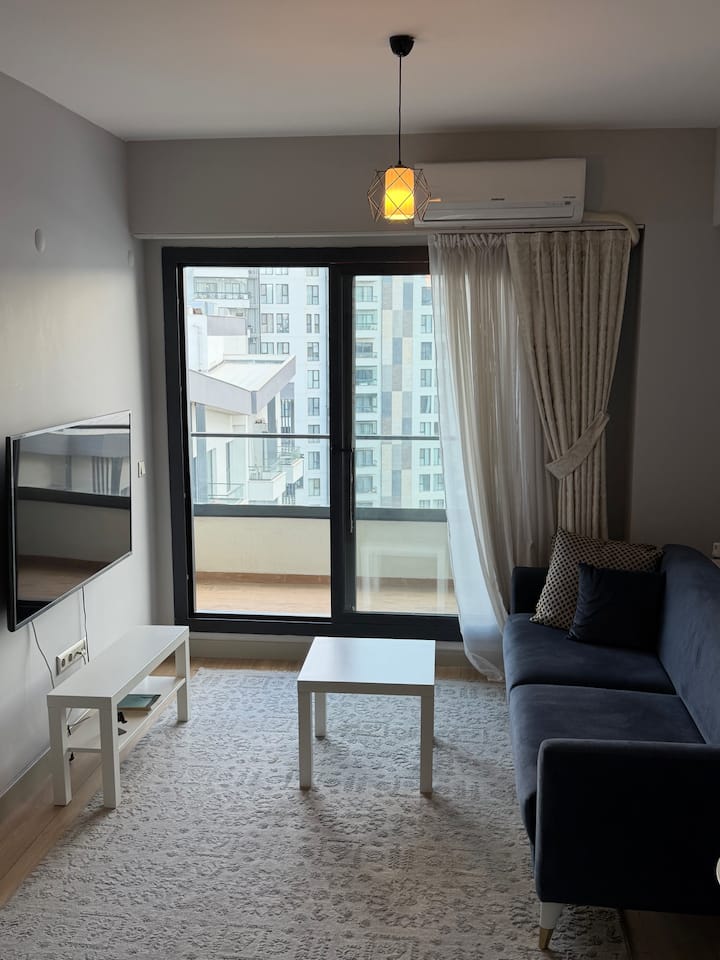 Luxury 1+1 Apt | Pool | Ege & Yasar Uni - İzmir