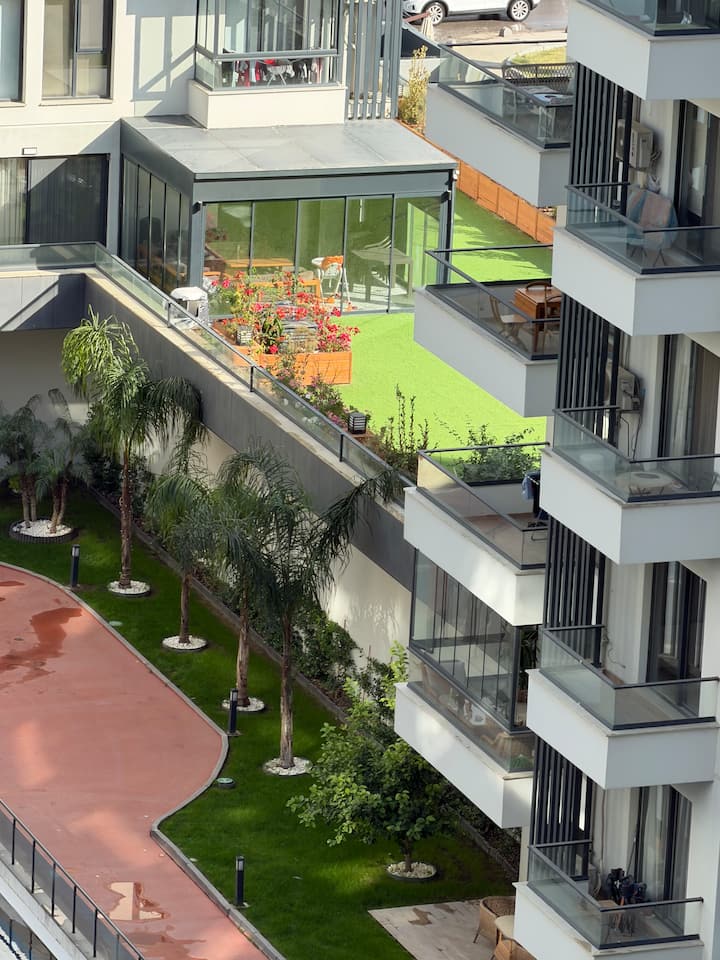 Luxury 1+1 Apt | Pool | Ege & Yasar Uni - Izmir