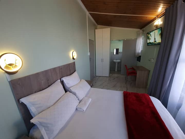 Ojong's Self Catering Accommodation-kraaifontein - Western Cape