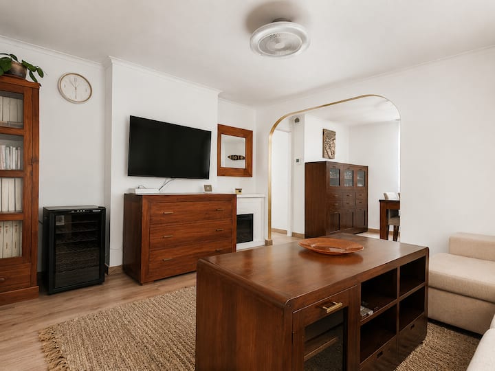 Calella 2br For 4 Pax, Beach, Train To Barcelona - Pineda de Mar