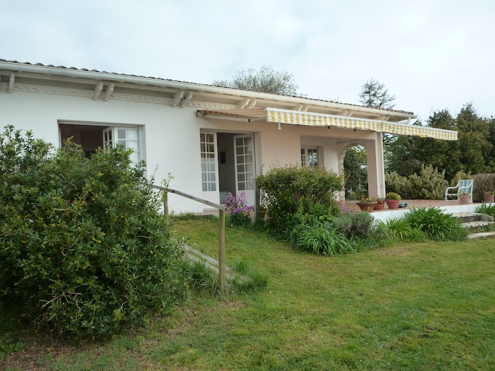 Maison Double Face à La Mer Entourée D'un  Jardin. - Meschers-sur-Gironde