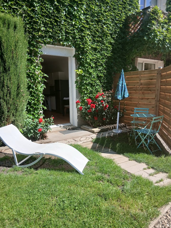 Les Rosiers Rouges
T2 3* 2 Pers Jardinet+parking - Bagnères-de-Bigorre