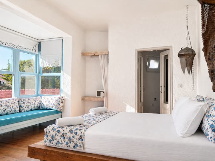 Alaçatı Kozanoğlu Han Butik Otel - Alaçatı