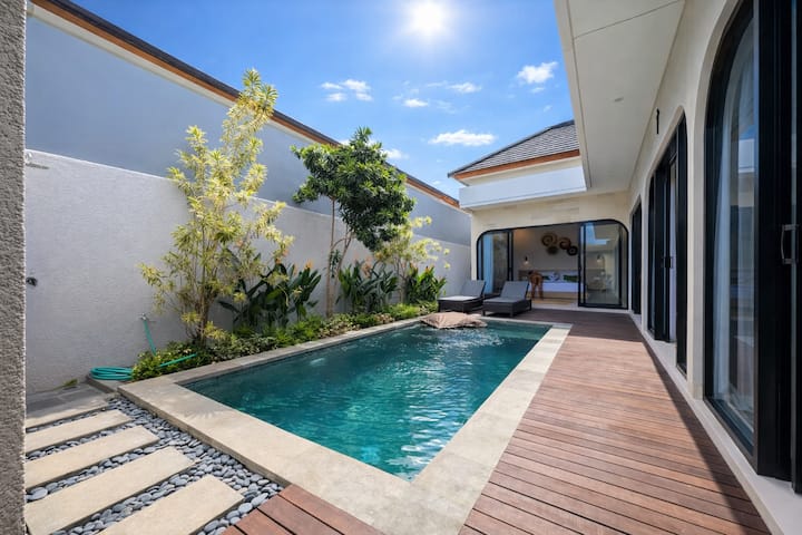Central And New Villa In Canggu (Berawa) - Canggu