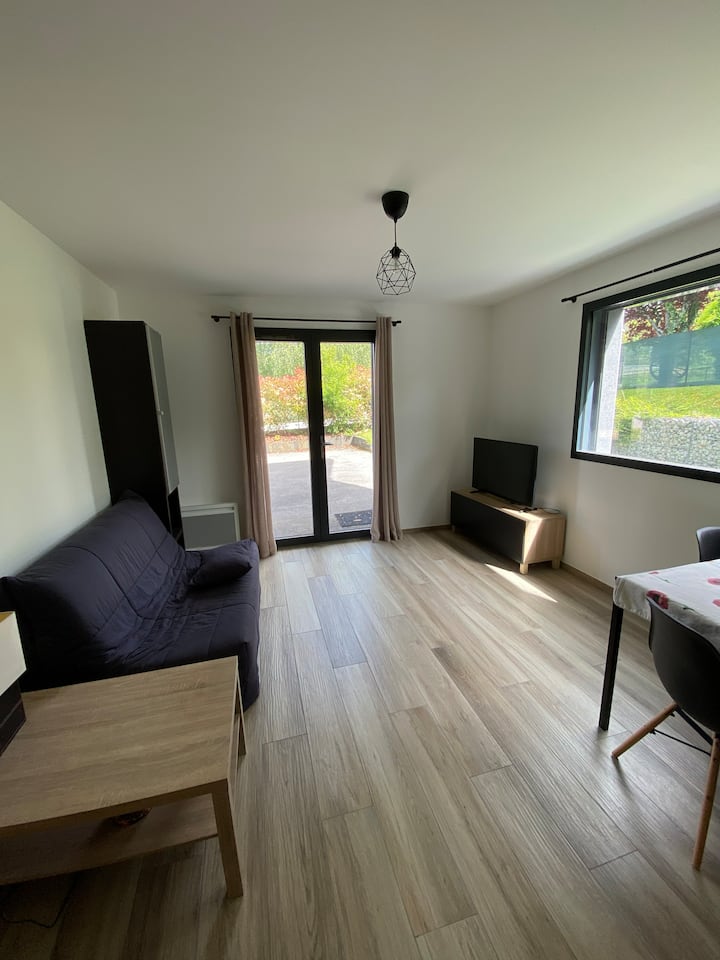 Studio Indépendant Quasi Neuf Idéalement Situé - Évian-les-Bains