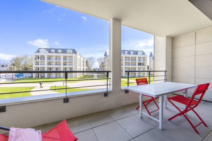 Appartement Centre De Dinard Avec Garage Et Balcon - La Richardais