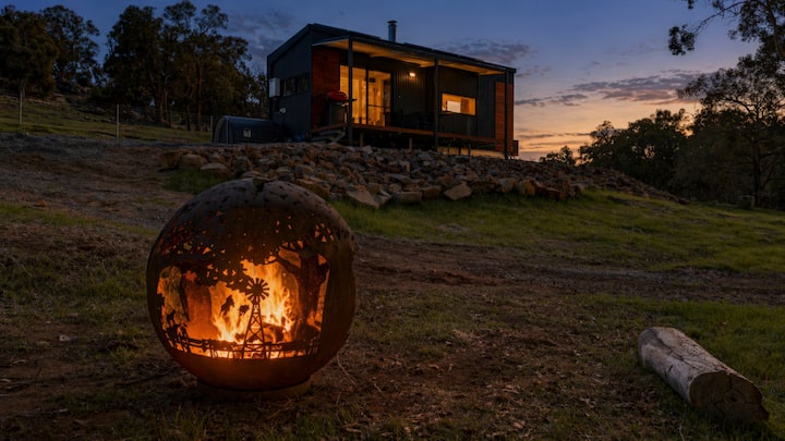 Crown Equine Retreat Tiny Home City Escape - Perth
