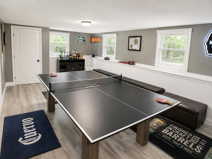 Foxboro Game Day Retreat | Near Gillette Stadium - Foxborough, MA