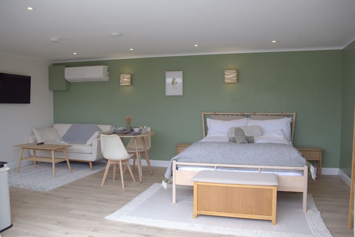 Guest Suite In The Garden Room - Porthcurno