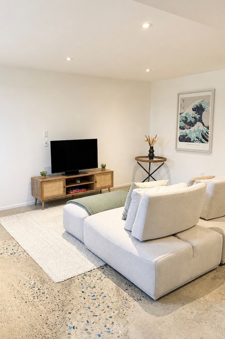 Spacious Private Suite | Lrt | Free Parking - Toronto
