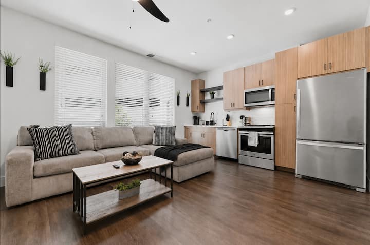 Modern Midtown Escape 5 Mins To Downtown Atl - Atlanta, GA