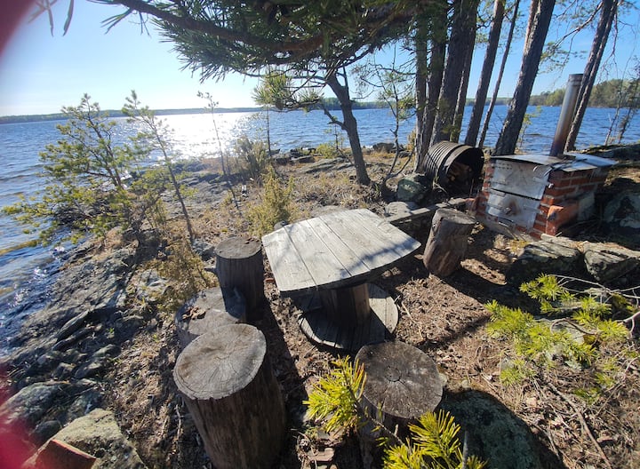 Kuin Kalevalassa, Pieni Saari  Hienossa Järvessä - Kouvola